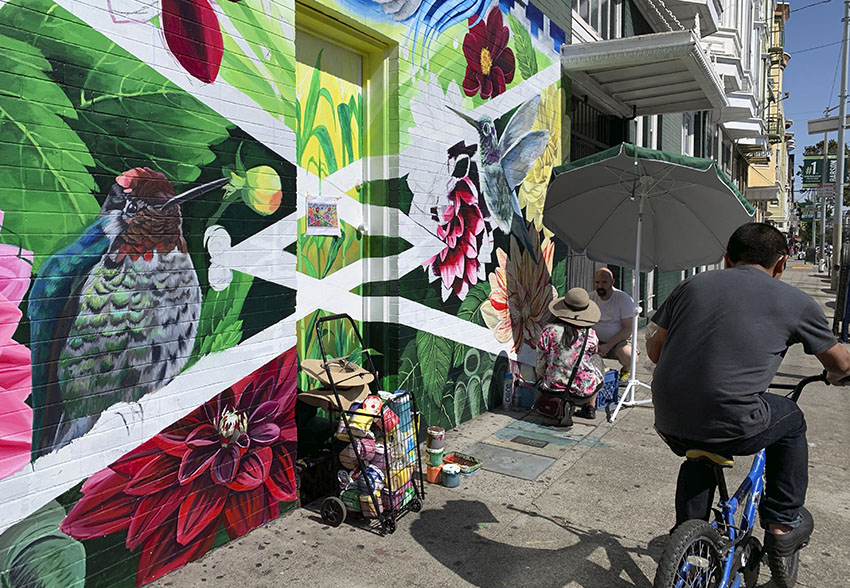 Snap: Artist at work - Mission Local