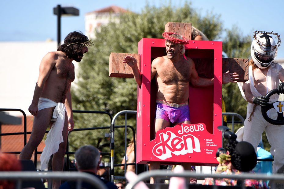 Photos: Thousands attend Hunky Jesus contest in Dolores Park