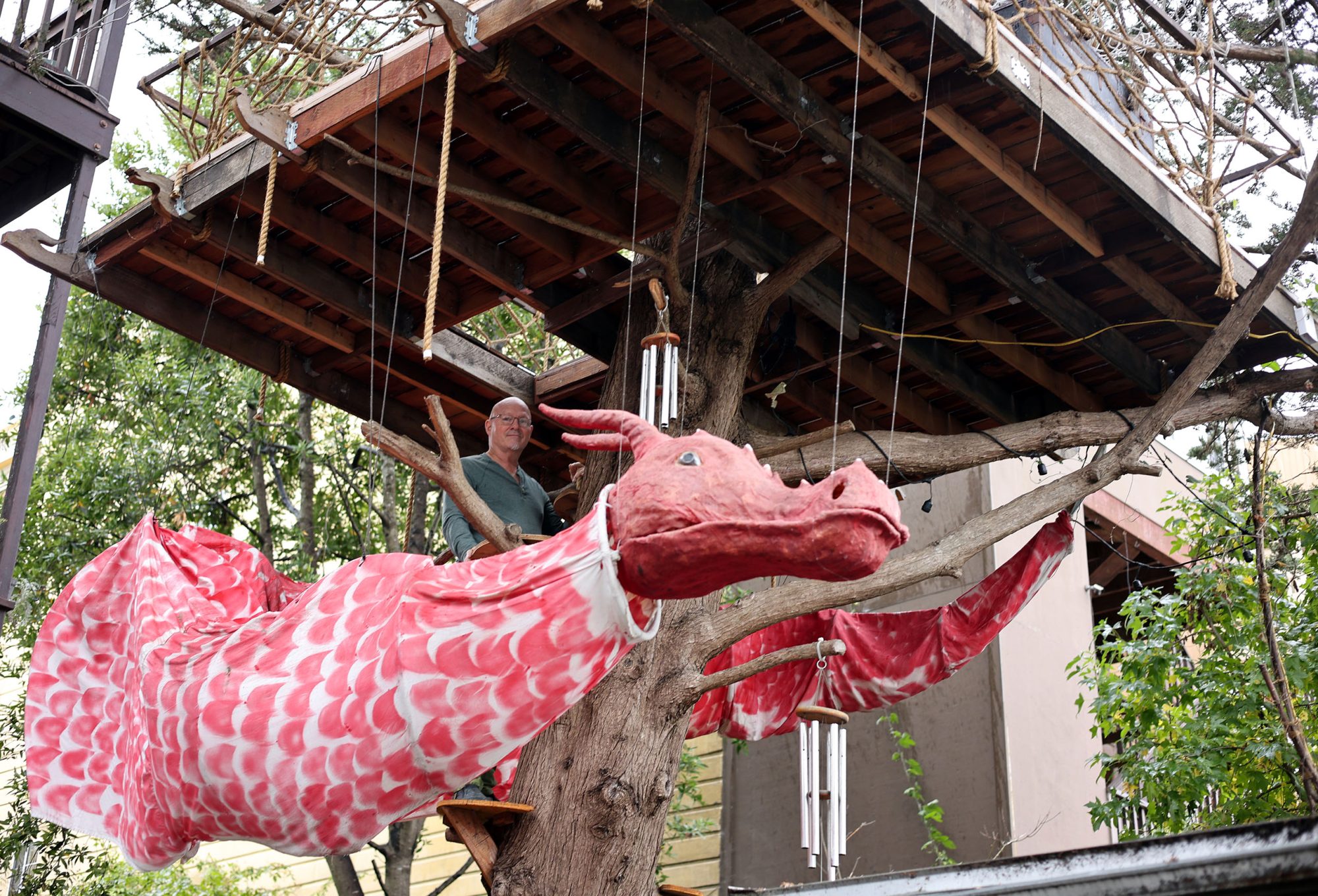 The Hayes Valley puppeteer, and his dragon treehouse