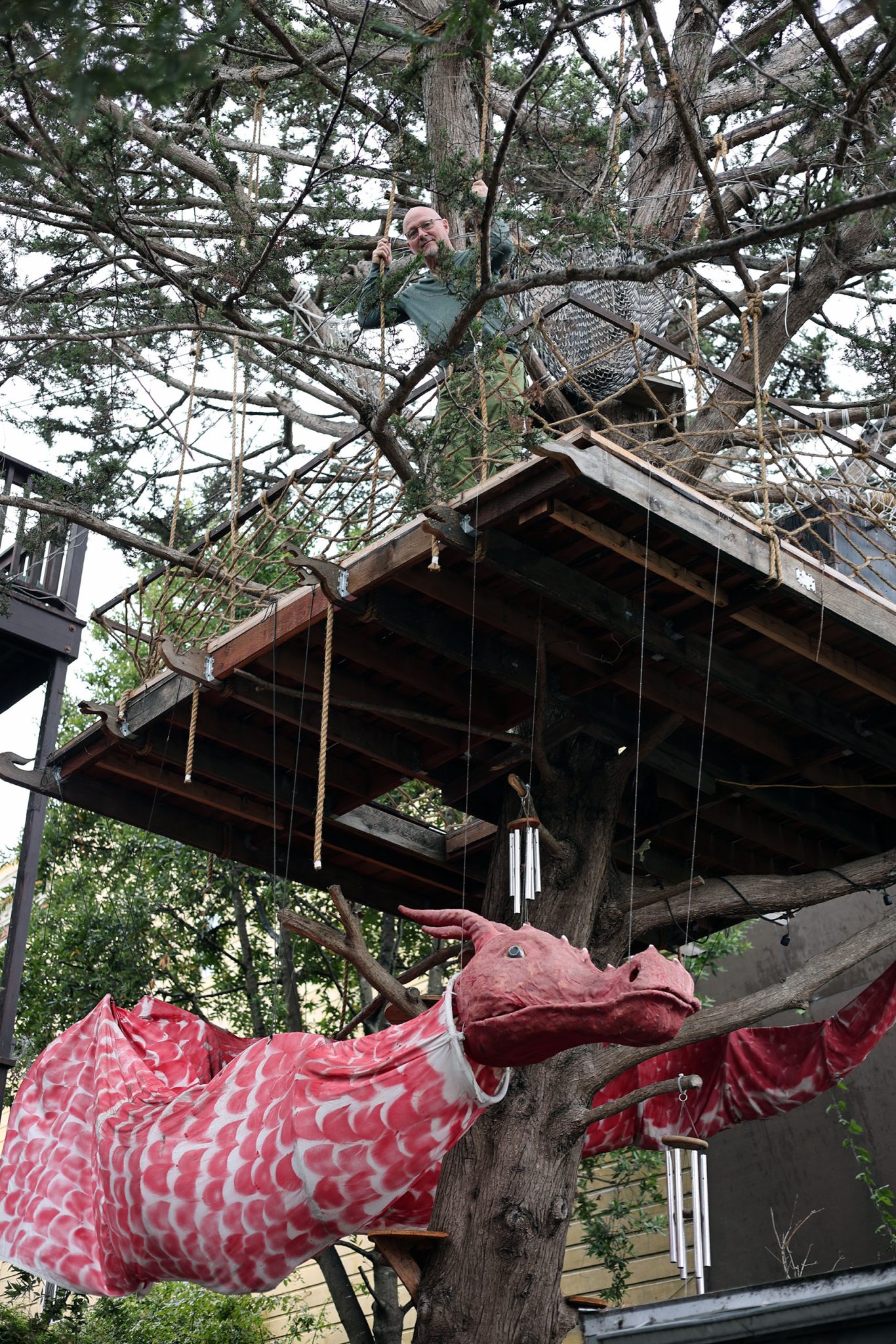 The Hayes Valley puppeteer, and his dragon treehouse