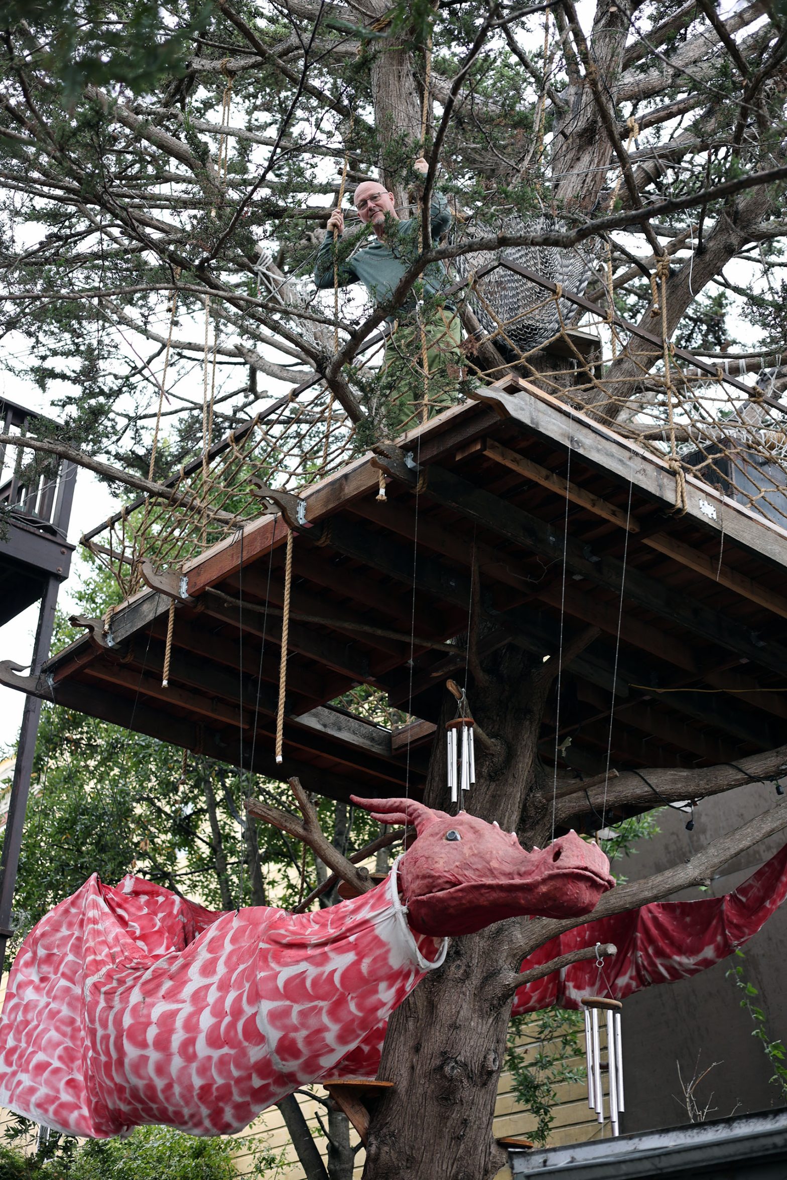 The Hayes Valley puppeteer, and his dragon treehouse