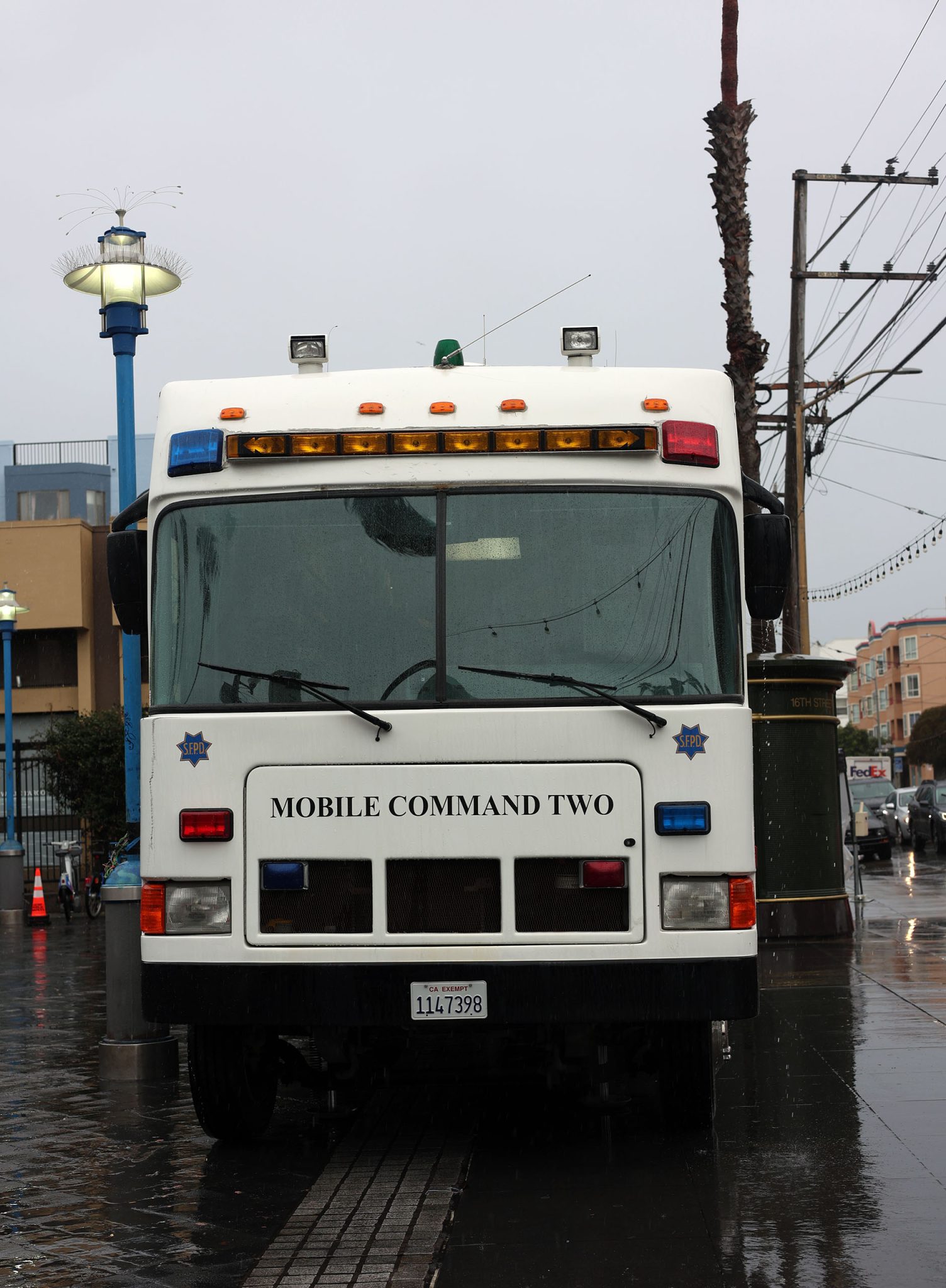 SFPD 'mobile command unit' rolls up to 16th and Mission
