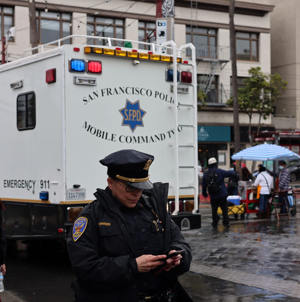 SFPD 'mobile command unit' rolls up to 16th and Mission