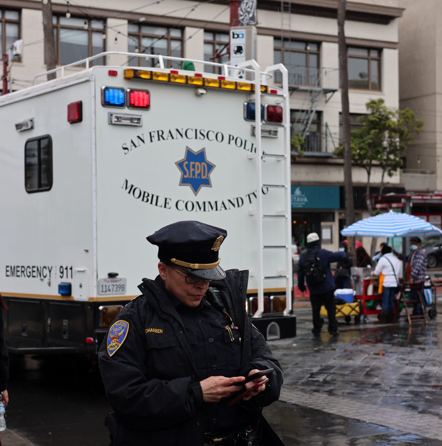SFPD 'mobile command unit' rolls up to 16th and Mission