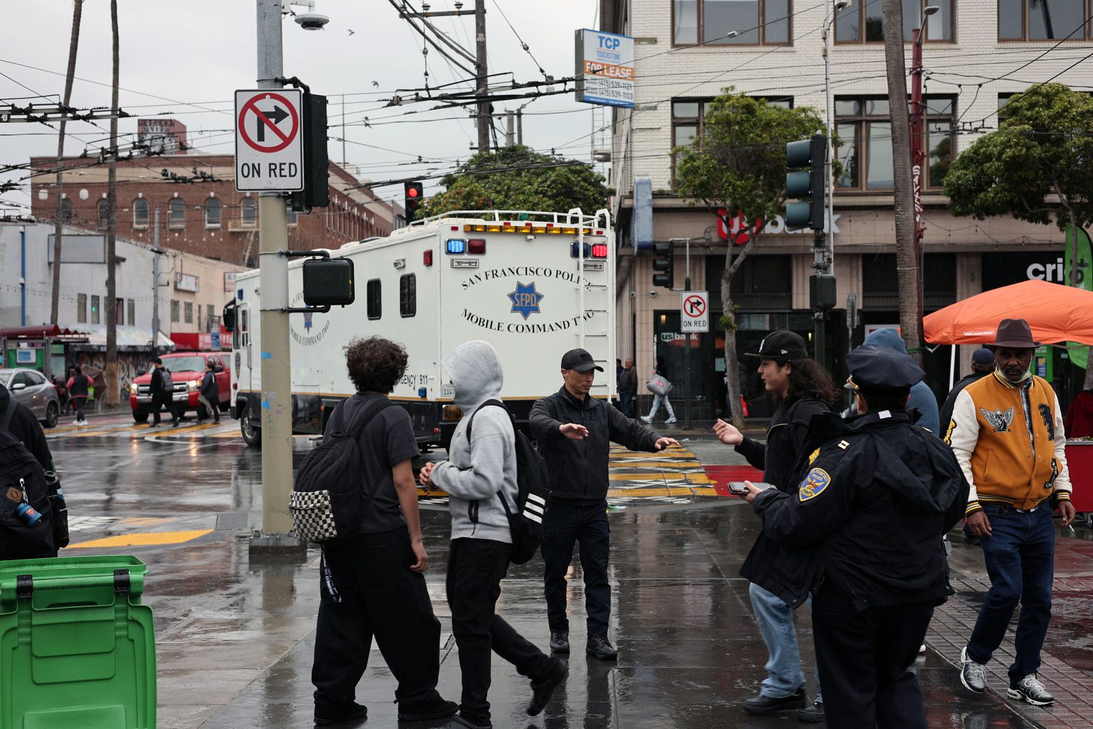 SFPD 'mobile command unit' rolls up to 16th and Mission