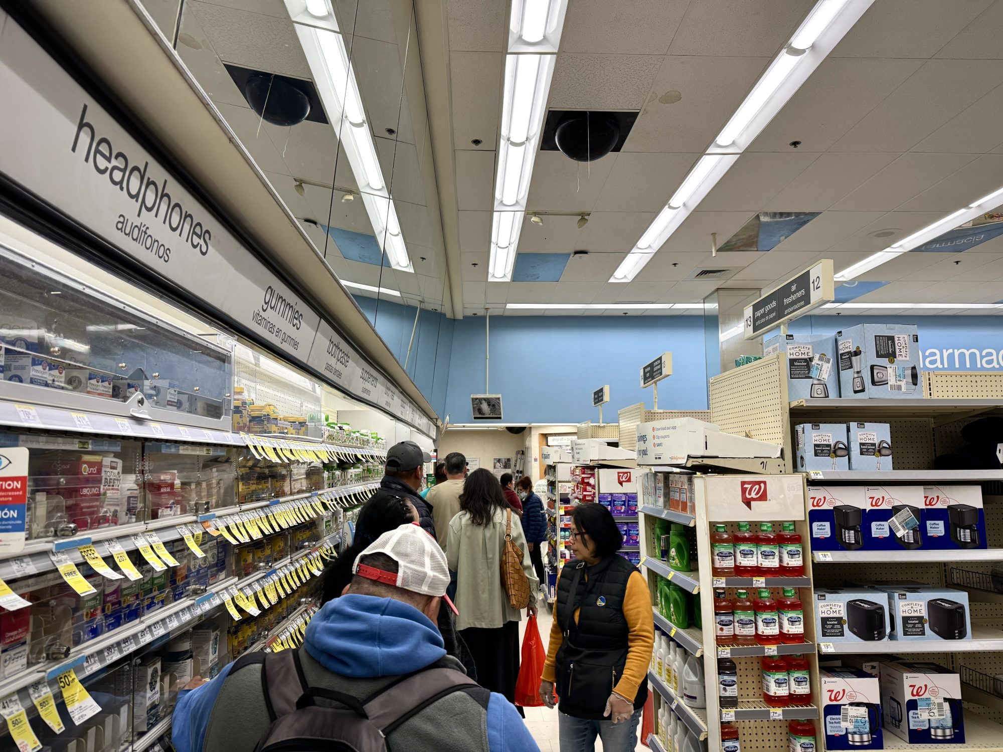 Blockbuster pharmacy lines at last Walgreens in the Mission
