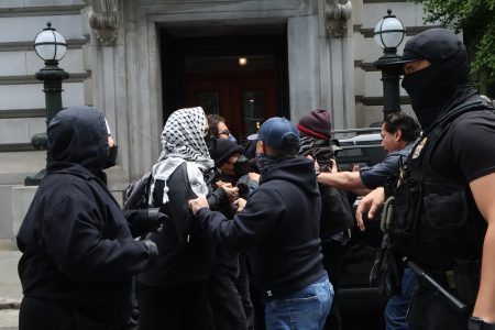 ICE office in S.F. shuts down after clash between agents, protesters