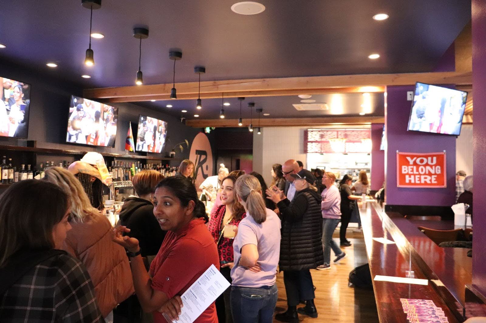 Fans cheer for Rikki's, San Francisco's first women's sports bar