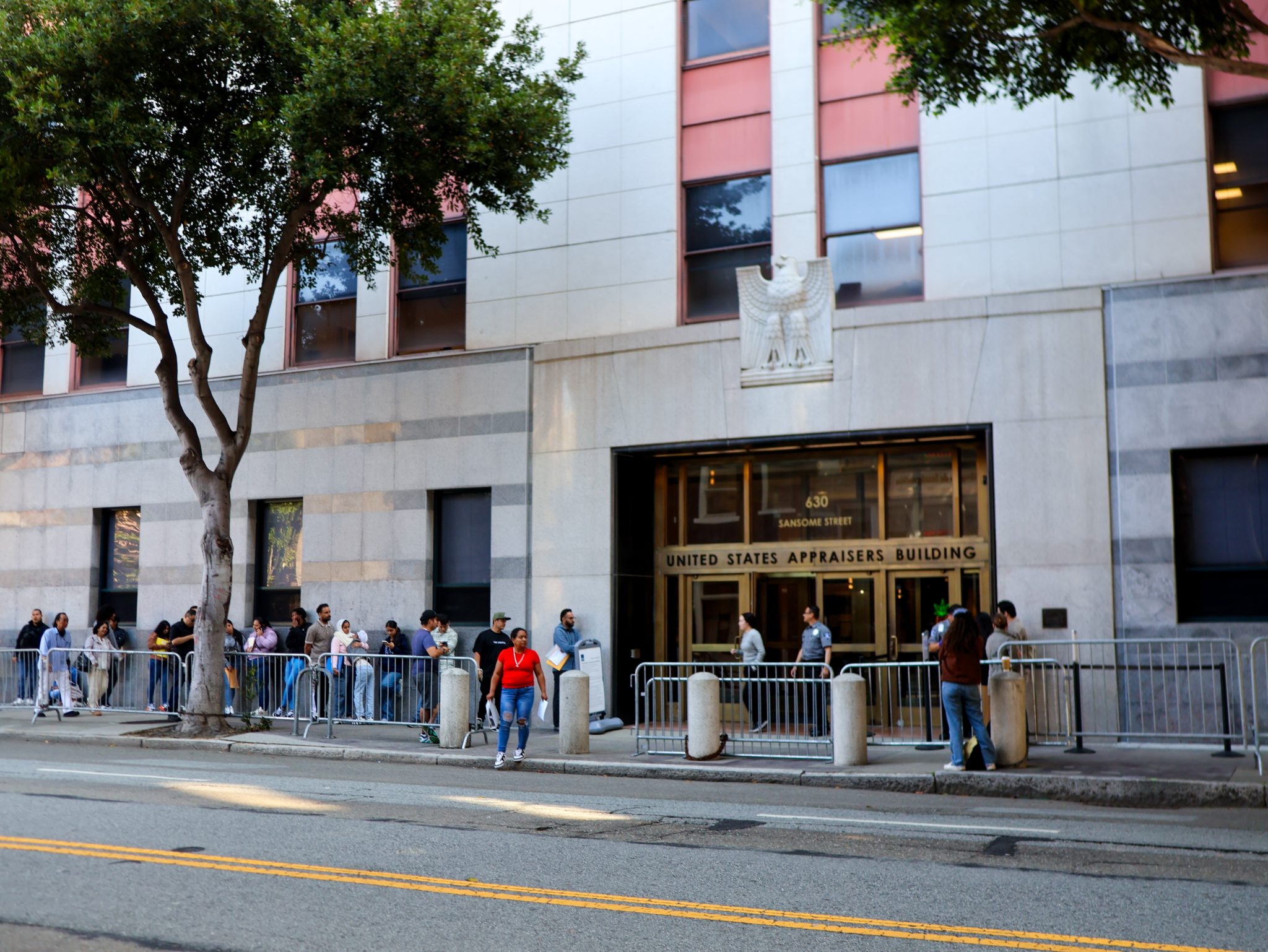 ICE pepper sprays protesters and press at S.F. immigration court
