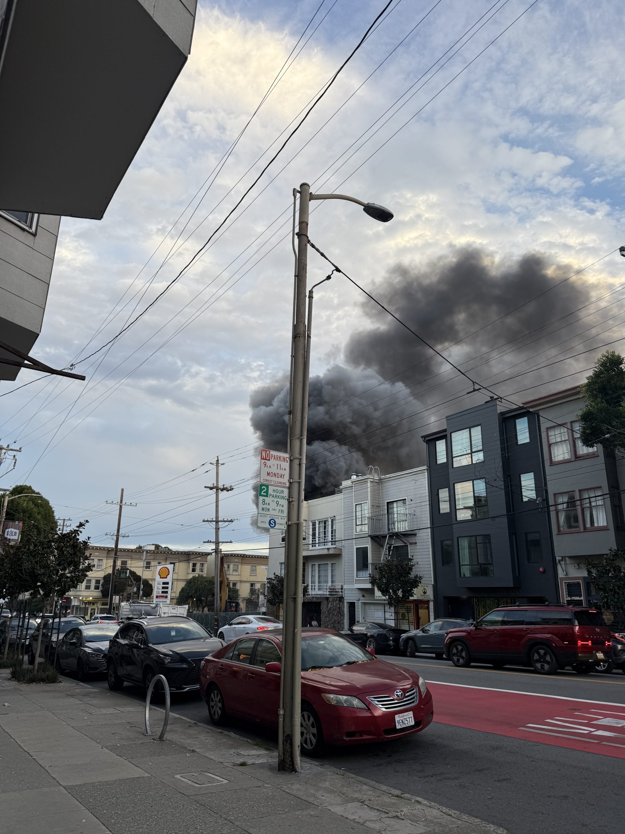 Explosion and fire at Mission gas station sends smoke over S.F.