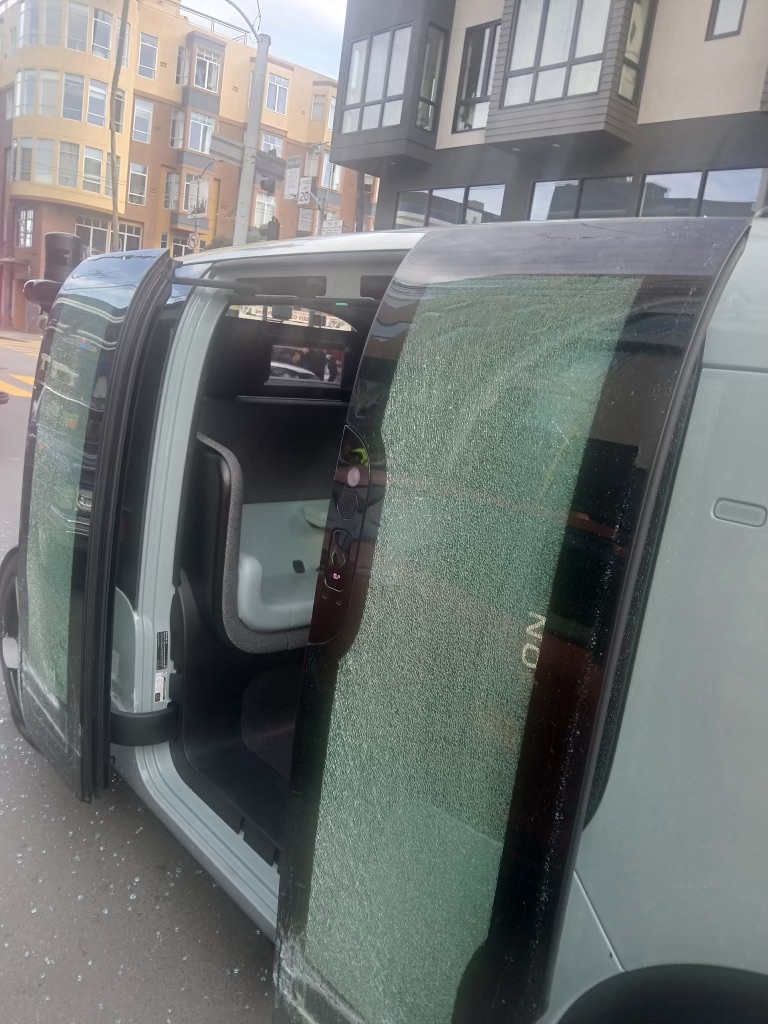 Zoox autonomous car struck vehicle, injuring S.F. street worker